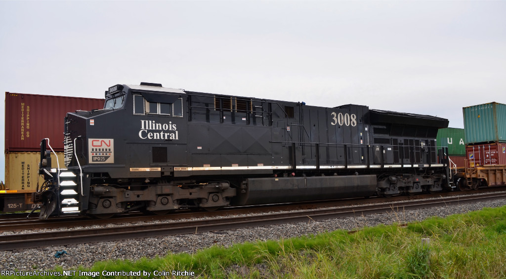 CN 3008, IC Heritage locomotive making its' way WB through Fisher to Robert's Bank